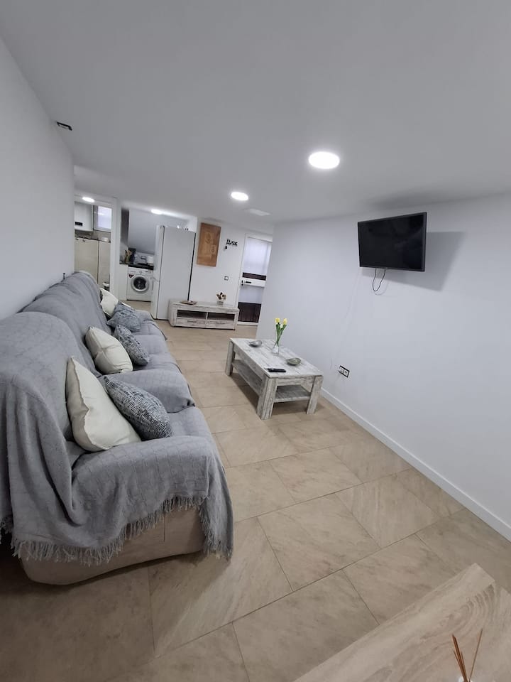 Piso Amplio Y Tranquilo En Málaga/cerca Pta/wifi - Cártama