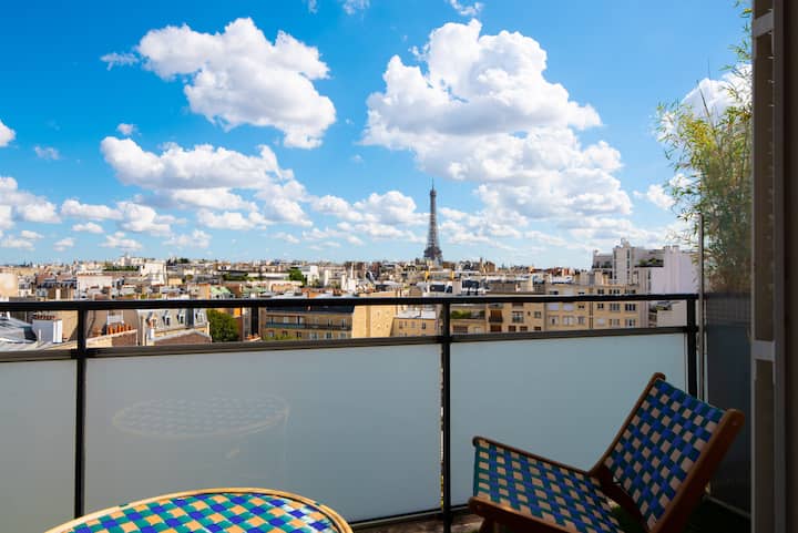 Stunning View On Eiffel Tower With Balcony - Paris