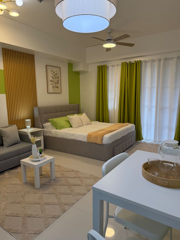 Cozy Studio W/ Balcony, Steps From Mines View Park - Baguio