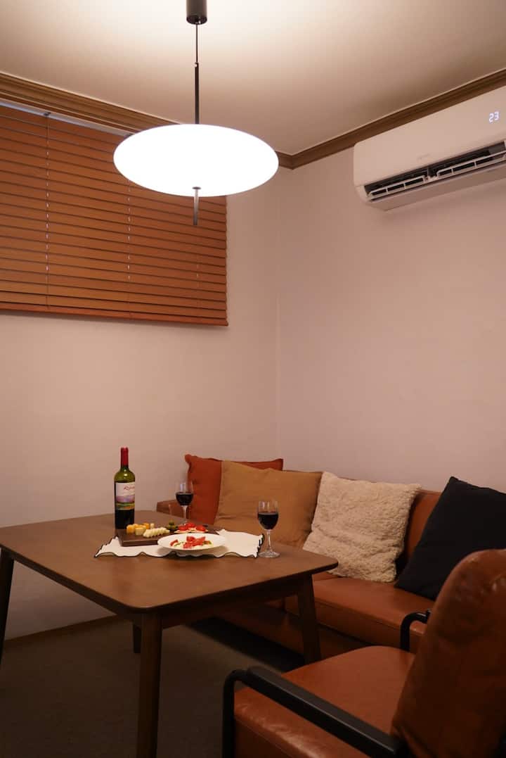 [오픈특가] 홍대 망원 분위기좋은 감성숙소 무료짐보관 호텔침구 하이성산 - Seoul