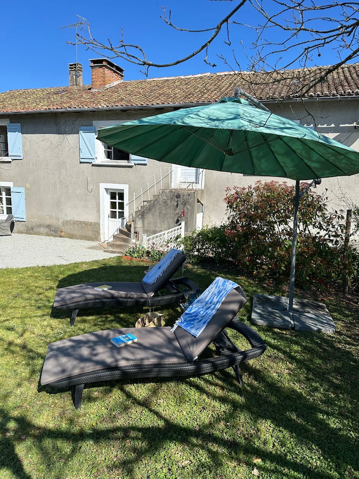 'Le Nid Douillet' House In The Countryside. - La Péruse