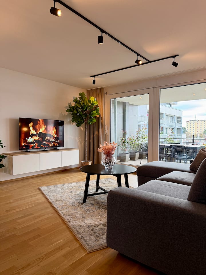 Big City Apartment, Balcony, 3 Br, 1 Lot, Main Stn - Sindelfingen