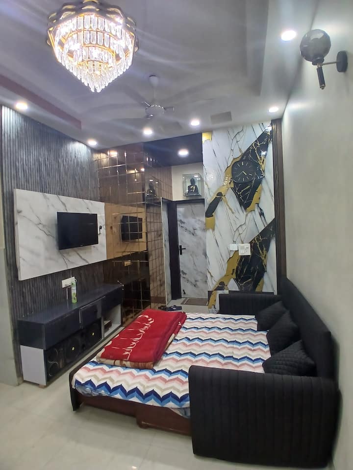 Luxury Home Kitchen/wi-fi/ac/tv/parking, Digi Lock - Ghaziabad