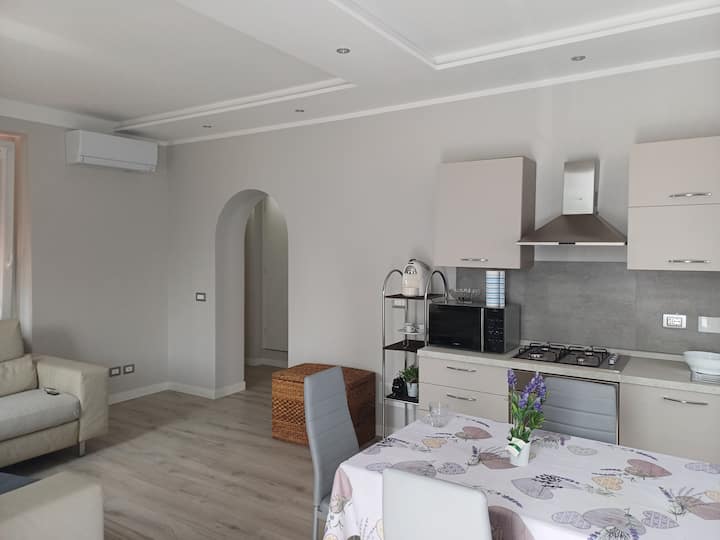 Appartamento In Villa - San Remo