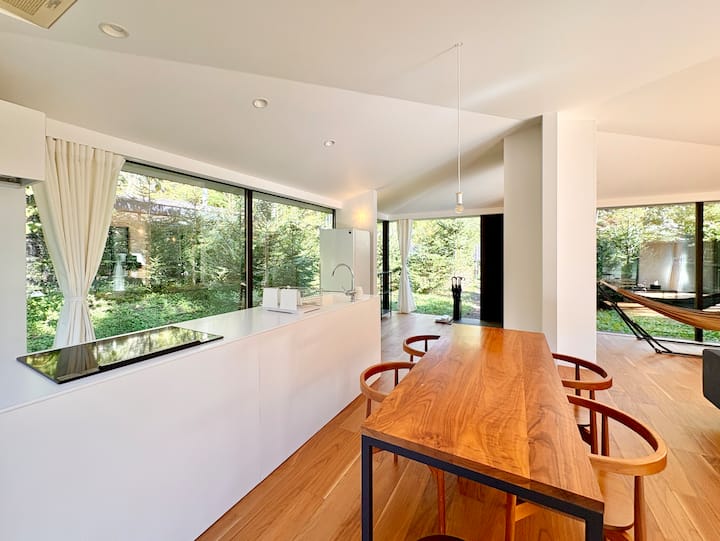 Tranquil Glass Villa In Karuizawa Forest Retreat - Karuizawa