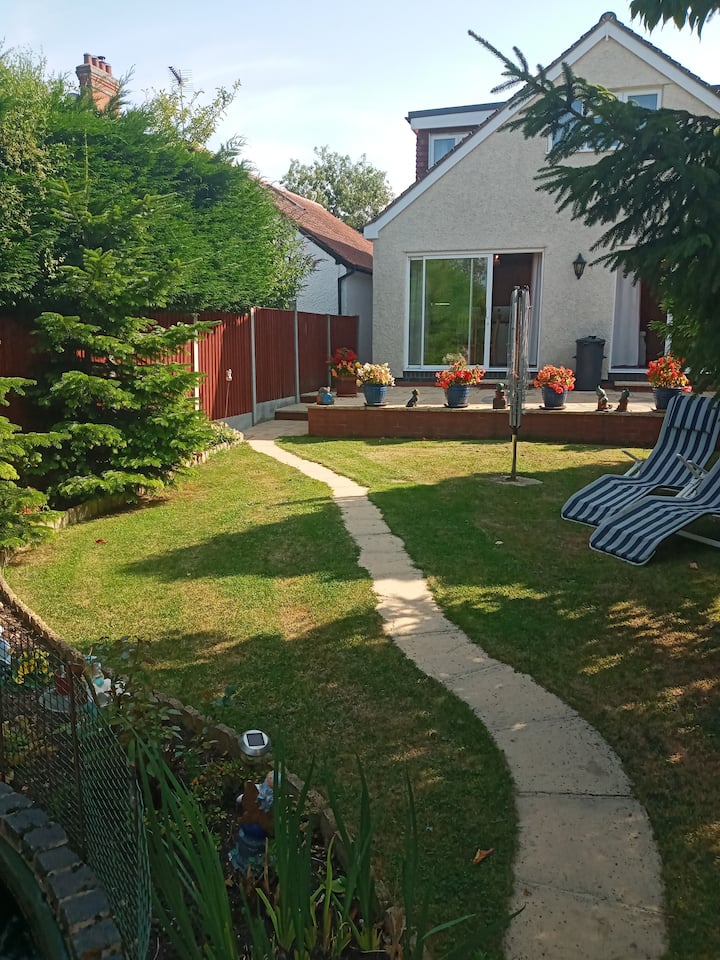 Sleeps 6, 3 Ensuite Double Rooms, Parking 4+ Cars - Stratford-upon-Avon
