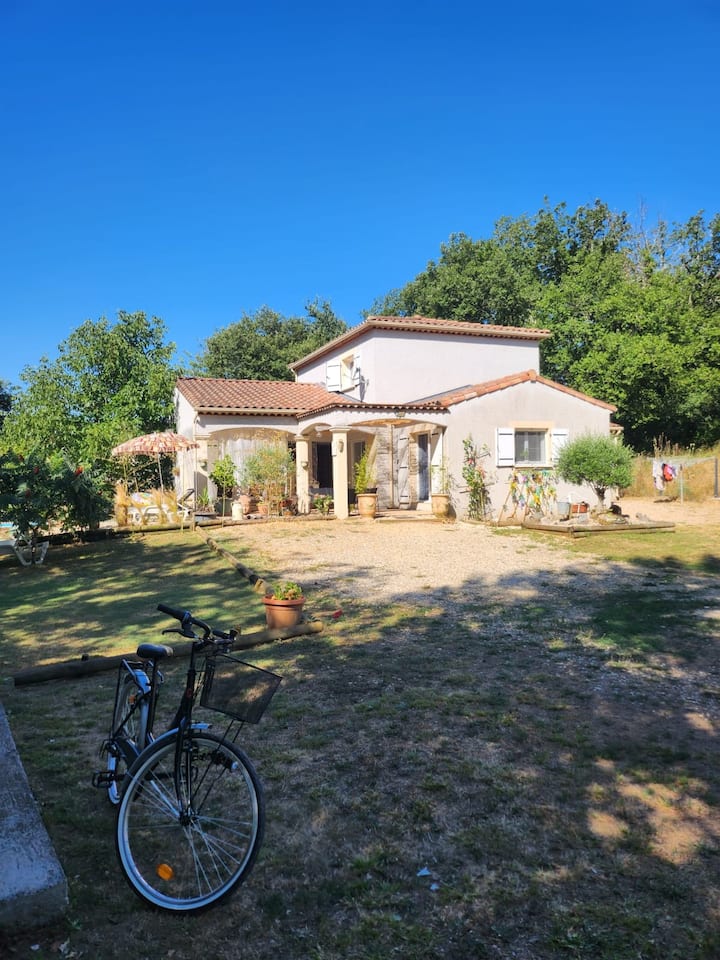 Le Mas De La Lèque
Charmante Villa Privée Arborée - Alès