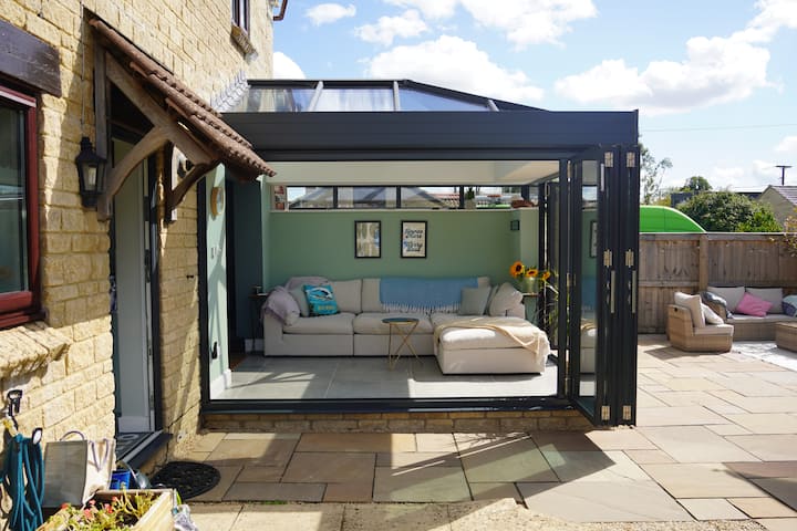 Atworth Haven: 4-bed Home With Garden - Chippenham