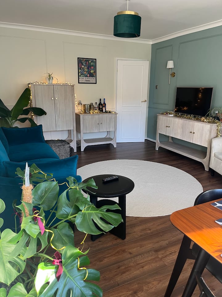 Modern Classic 2 Bed Apartment With Parking - Sheffield