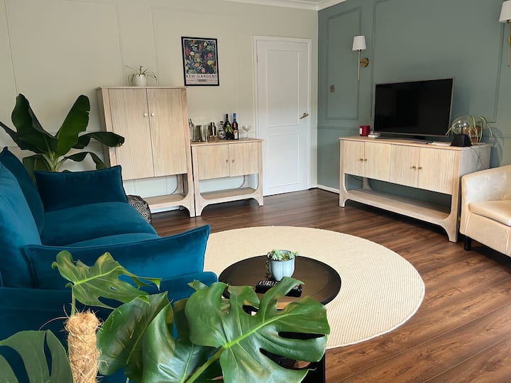 Modern Classic 2 Bed Apartment By Graves Park - 셰필드