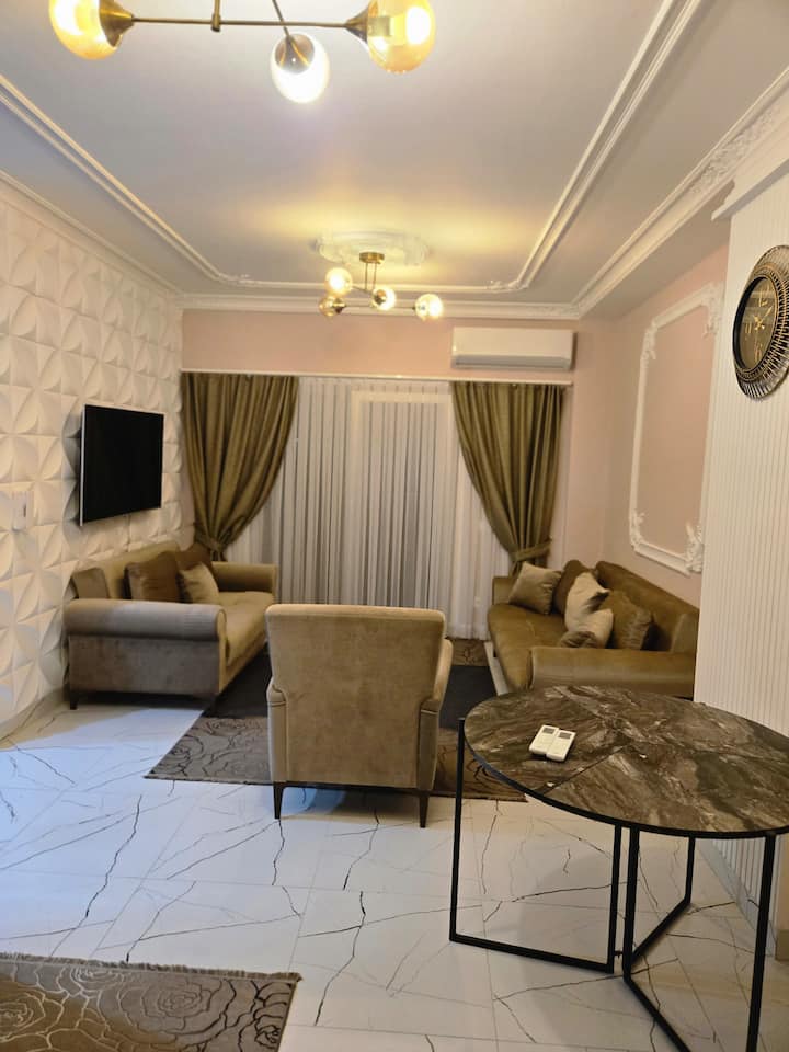 Royal Apartment Golem - Qerret