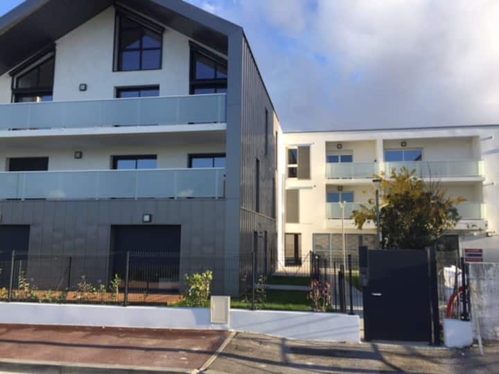 Bel Appartement Traversant Proche Tram D - Eysines