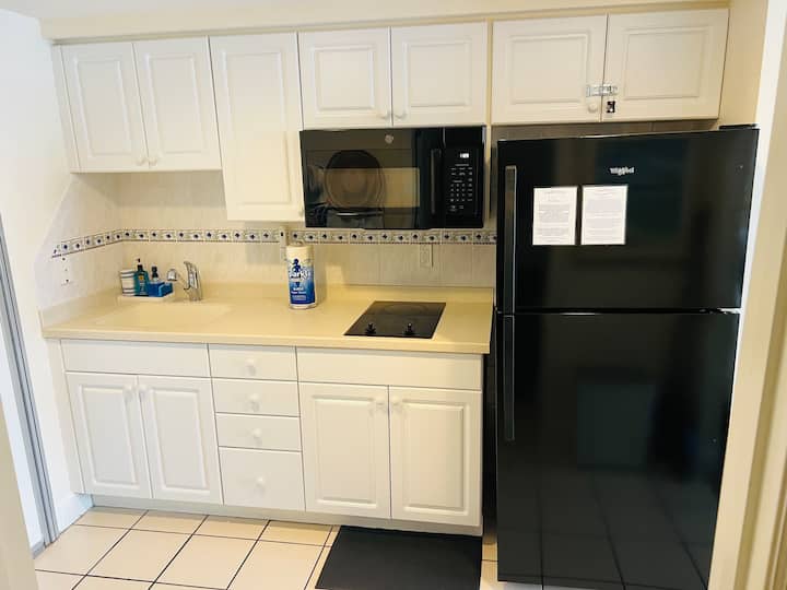 Coastal ~ Waves ~ Ocean View Studio Condo - Daytona Beach, FL