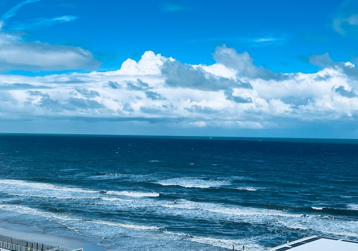 Coastal ~ Waves ~ Ocean View Studio Condo - Daytona Beach, FL