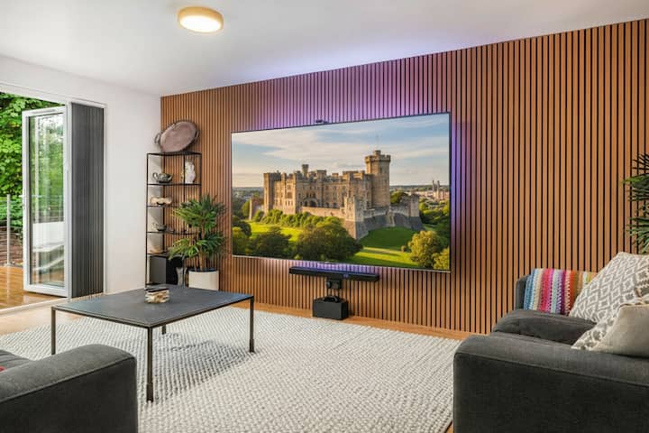 Park Estate Haven · 100” Cinema & City Walks - Nottingham Castle