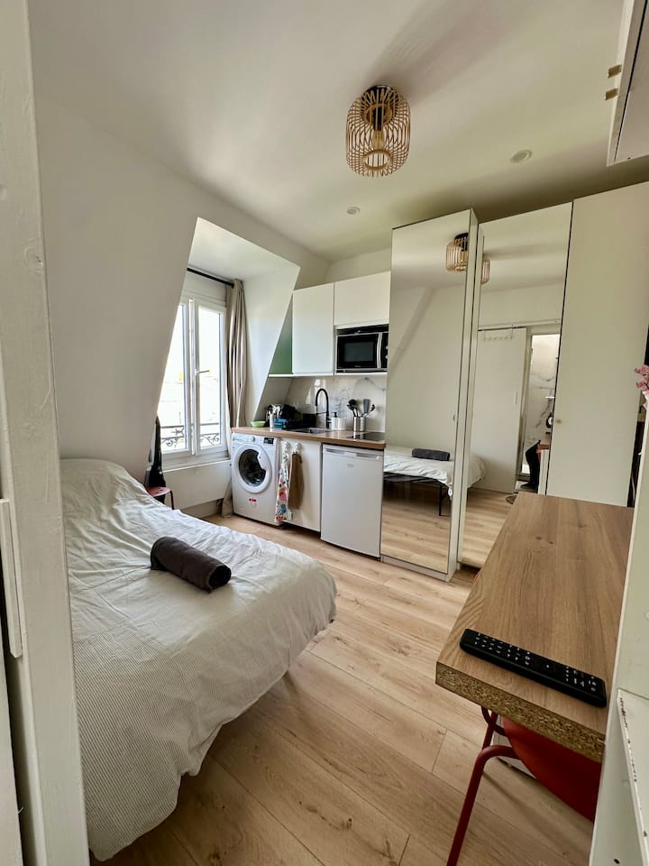 Notre Dame De Paris - Pont Neuf Quartier Latin - Paryż