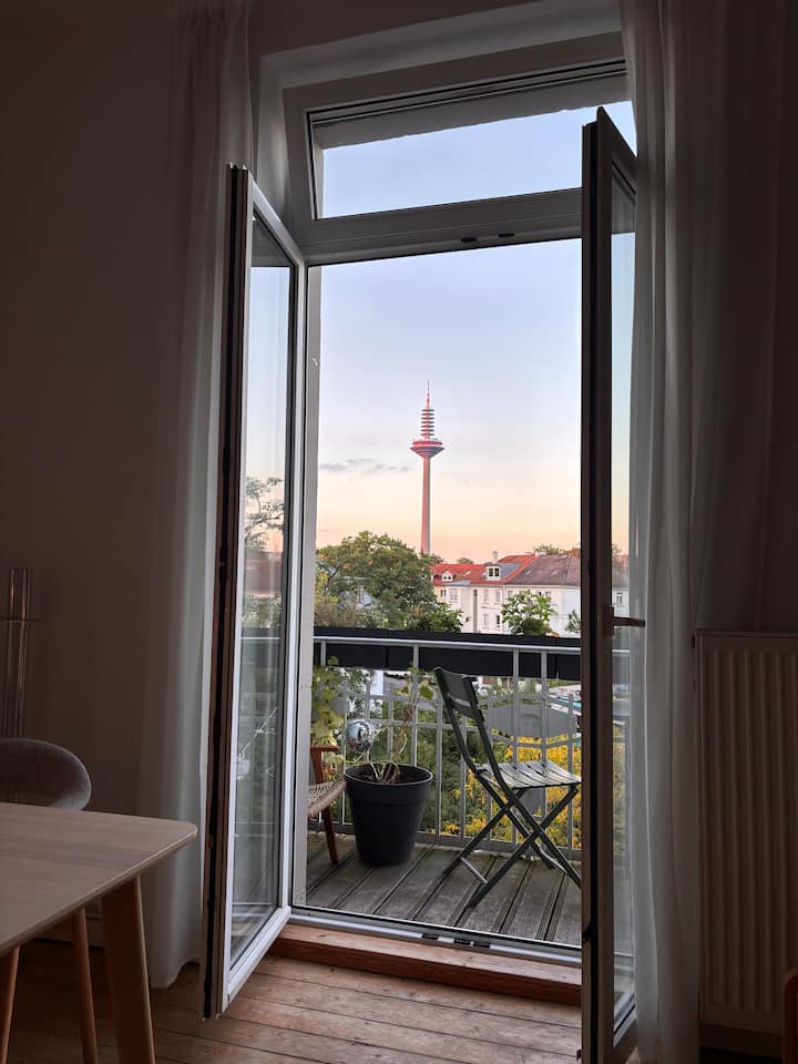 Gemütliche Wohnung Mit Balkon In Bockenheim - Frankfurt