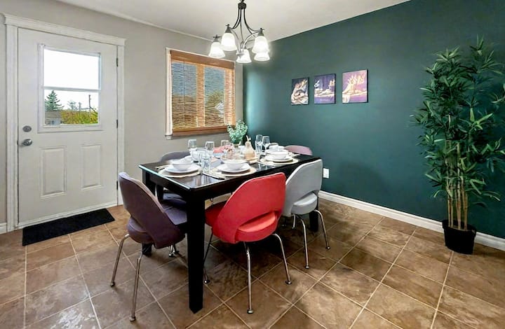 Cozy 3-br Getaway • Hospital • Nbcc • Wfh Ready - Moncton