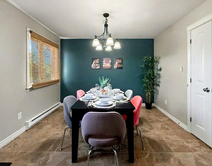 15 Mins To Yqm Country Fest | Sleeps 9 | Wfh-ready - Moncton