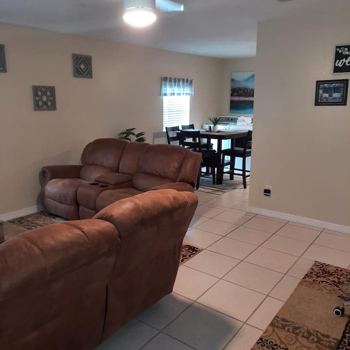 A Nice Little Cottage 8 Minutes From Race Track. - Sebring, FL