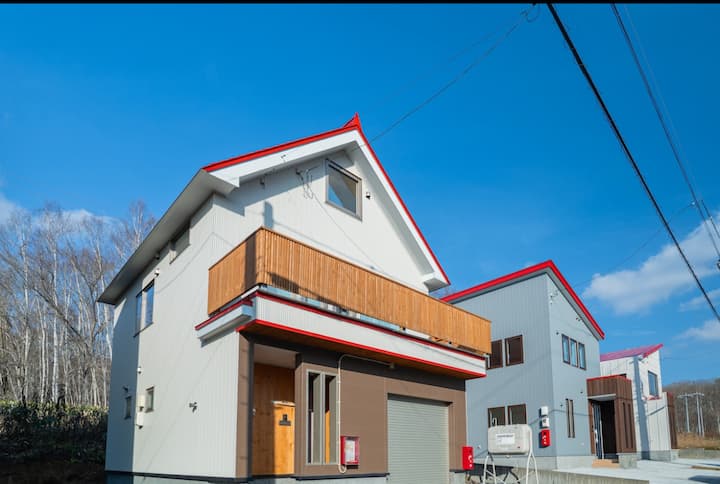 宿泊施設からニセコ管内スキー場まで無料送迎あります - Niseko