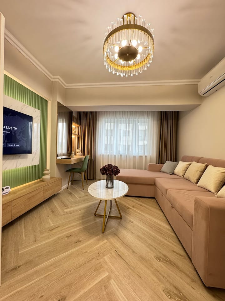 Luxury Aparthotel By Glam With Underground Parking - Ungheni