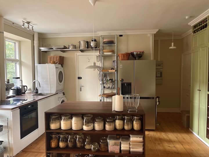 Hyggelig Lejlighed Med Altan I Hjertet Af Nørrebro - コペンハーゲン