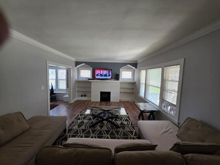 In The Heart Of Cleveland Heights - Cleveland Heights, OH
