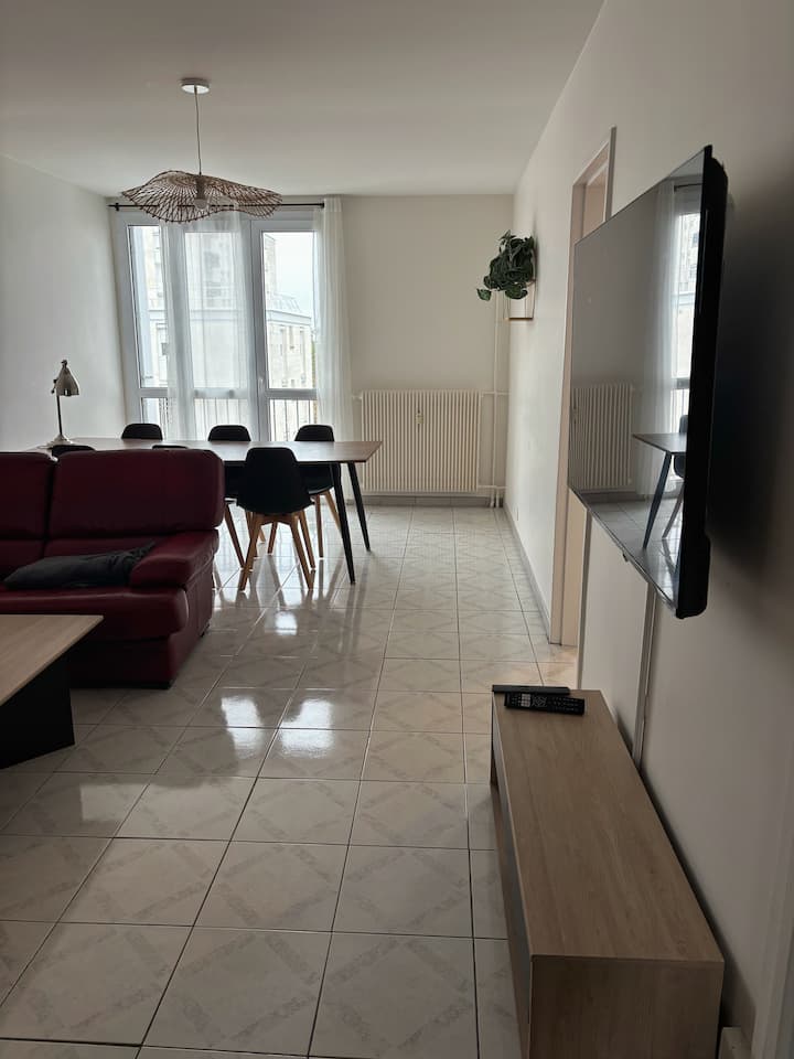 L’essentiel Blanc • À 300 M Du Tram •Wifi• 6 Pers. - Joué-lès-Tours