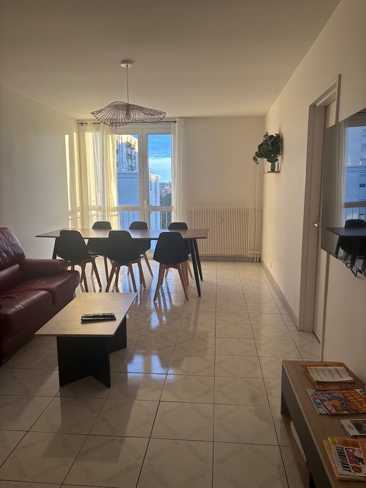 L’essentiel Blanc • À 300 M Du Tram •Wifi• 6 Pers. - Joué-lès-Tours