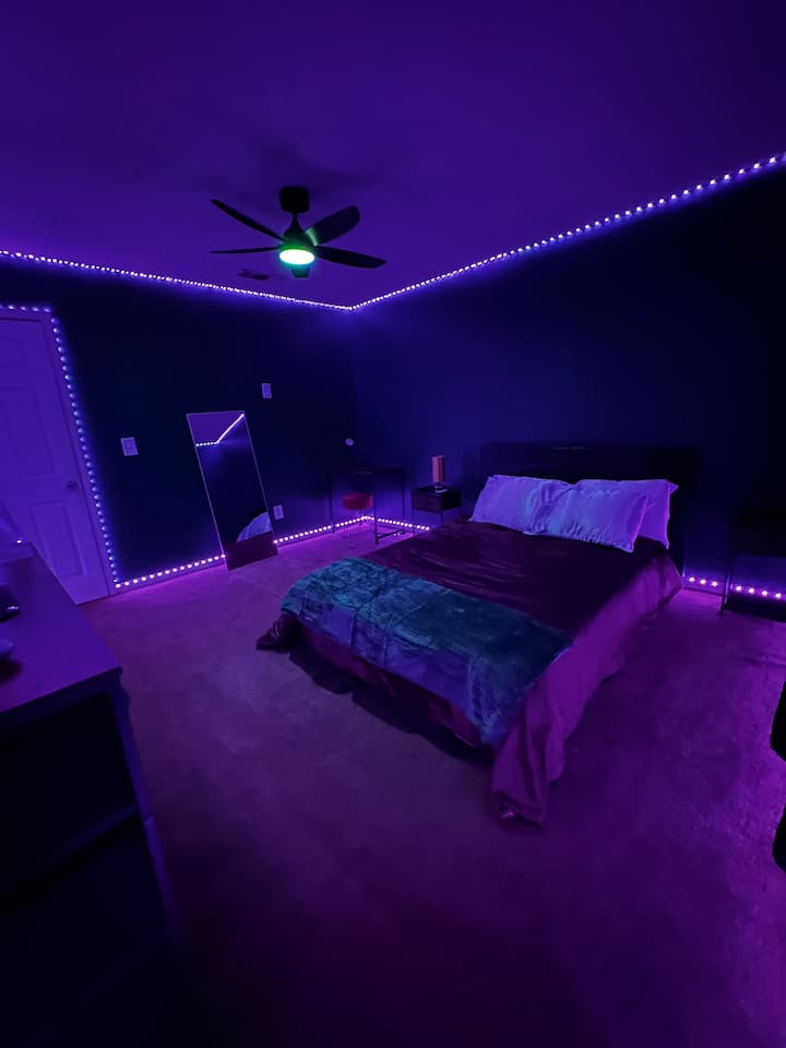 Midnight Train To The Dapper Den | Moody Xo Vibes - McDonough, GA