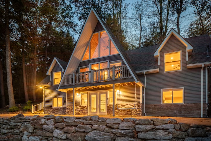 Lakeside A-frame -Hot Tub, Dock & Wisp Ski Getaway - Deep Creek Lake, MD