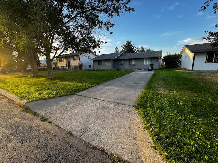 Comfy Home 5 Min To River +
Trails, 15 Min To Cda - Post Falls, ID