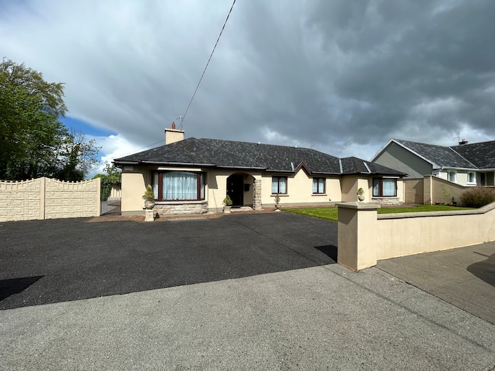 Listowel Co. Kerry Spacious, Central, Cozy - Listowel