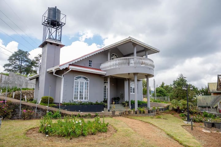 Charming Villa Grand Trillium - Lake & Garden View - Nuwara Eliya