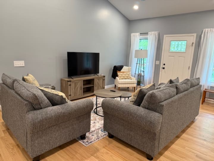 Peaceful Meadow Retreat - Morganton, NC