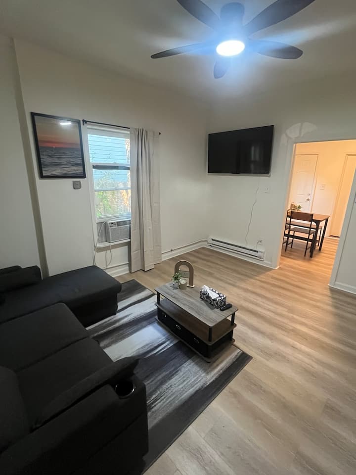 Cozy Durham Getaway Near Downtown - Durham, NC