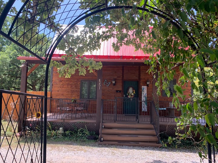 Cabin On 35 Acre Peacock Farm By University Of Ok - Norman, OK