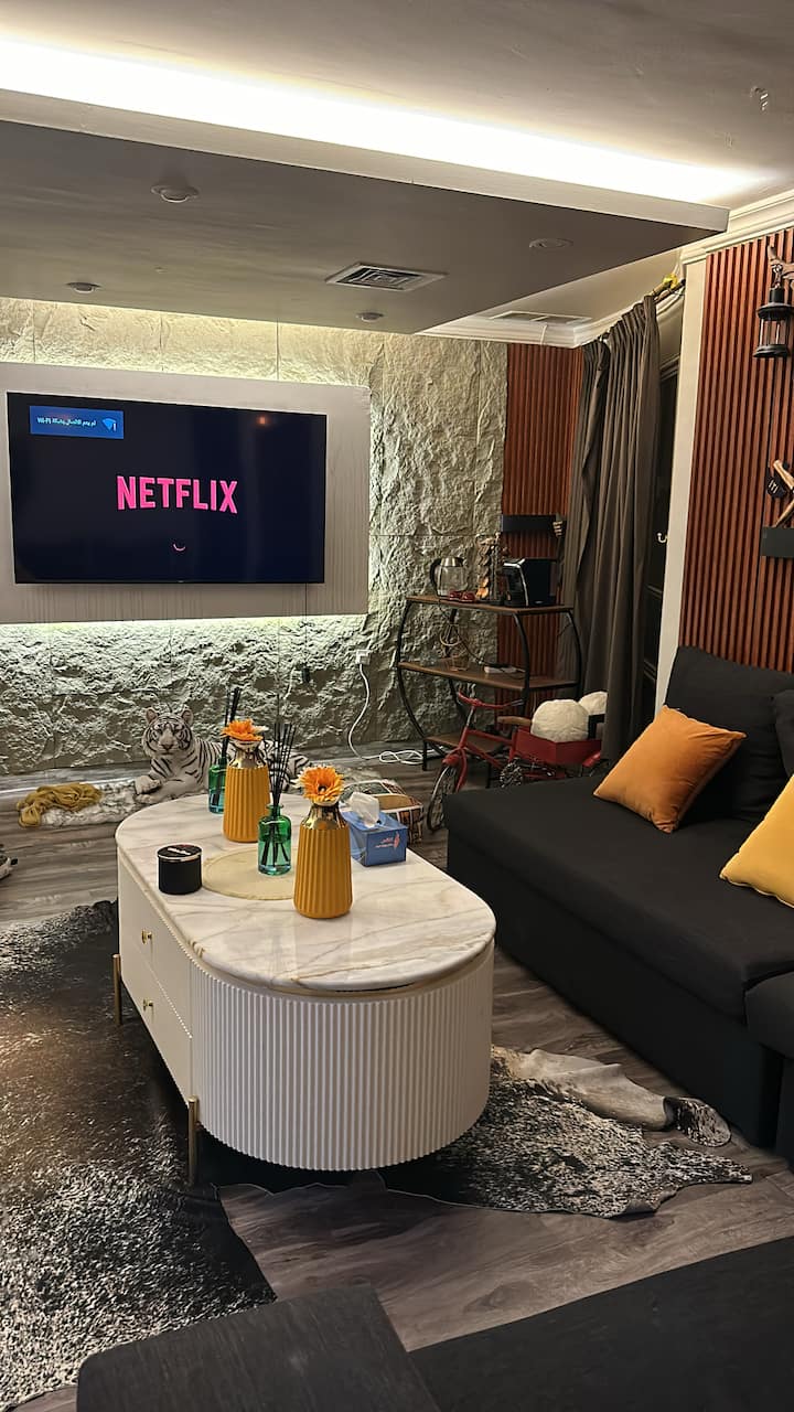 شقه راقيه ودخول ذكي في السالمية - Kuwait City