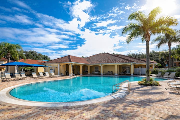Family Townhouse Near Disney With Pool - Kissimmee, FL