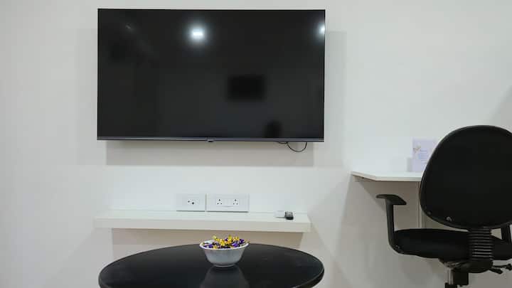 Nest Aerotel 1 @415 Sqft Ac Studio, Airport View! - 