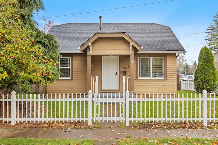 Mc Nary House.  Simple And Comfortable - Salem, OR