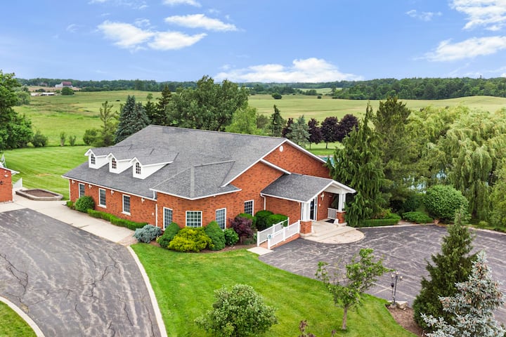 Calm & Rustic Countryside Retreat Farmhouse - Hamilton