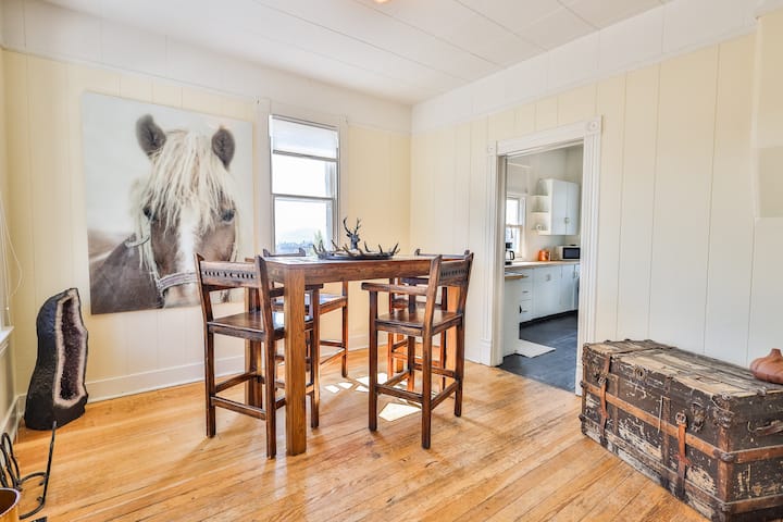 Cinnamons Cottage - Butte, MT