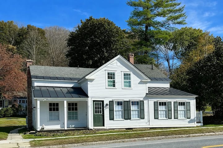 Renovated Dorset Village Retreat • On The Green - Dorset, VT