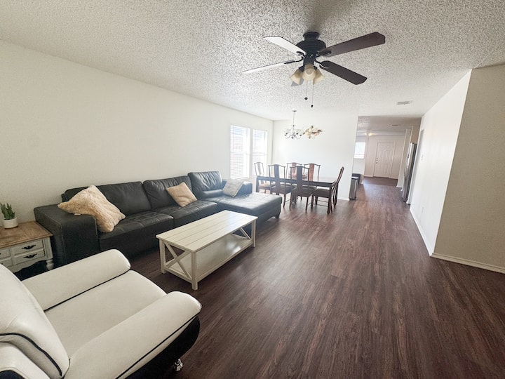 Large Family Home W/ Game Room - Mesquite, TX