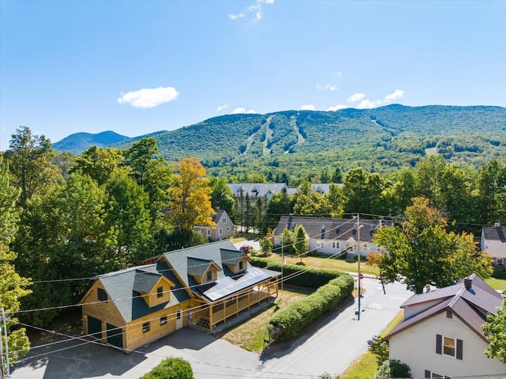 Multi-family Loon Lodge - Game Room + Sleeps 17 - Loon Mountain, NH