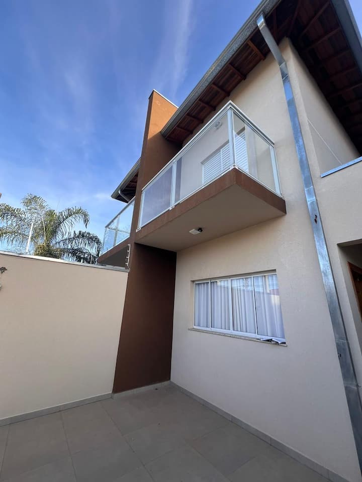 Casa Em Jaguariuna, Disponível Para Rodeio - Holambra