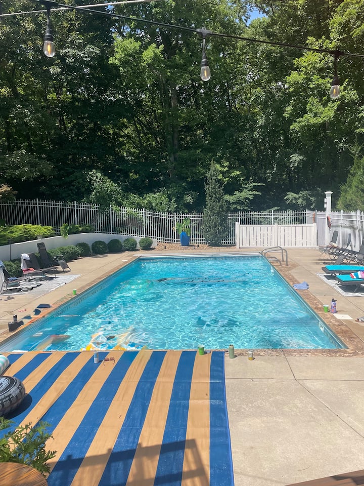 Worldcup Travelers Beautiful 
Pvt. Residential Apt - Independence, MO