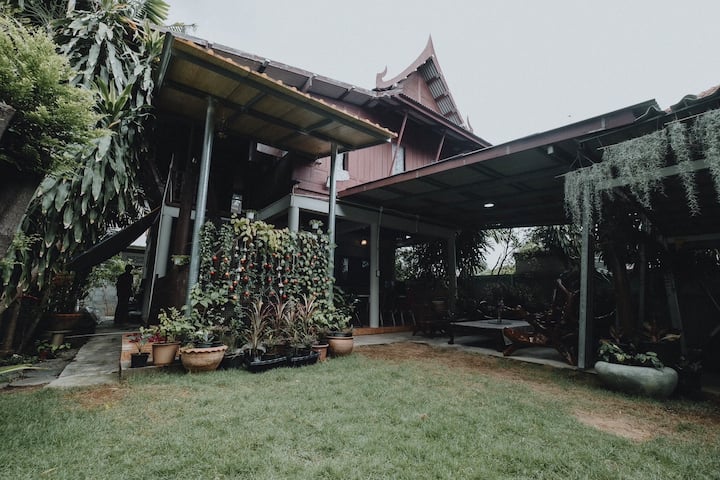 เพชรบุรีการ์เด้นวิลล่า บ้านพักหลังใหญ่พักได้10ท่าน - Ban Laem